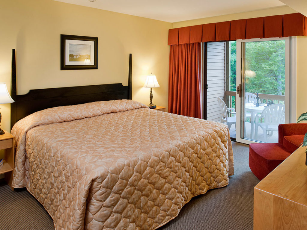 Webcams, Maps & Info on our Lakes Region NH Hotels | Path Resorts